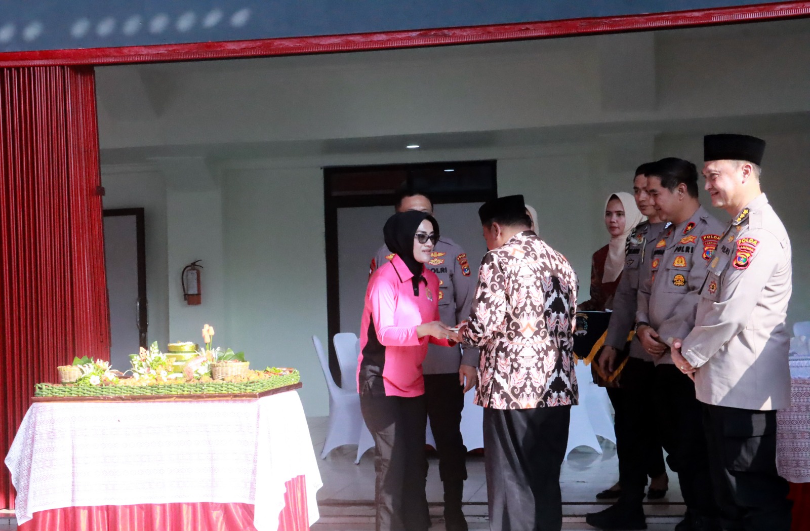 Doa Bersama Meraih Karunia Yang Maha Kuasa di Turnamen Bhayangkari Cup ...